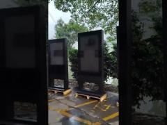WIFI Capacitive Touching Outdoor LCD Digital Signage , 43 Inch Digital Signage