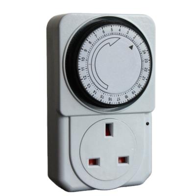 China 220V Programmable Grounded Plug In Timer socket for sale