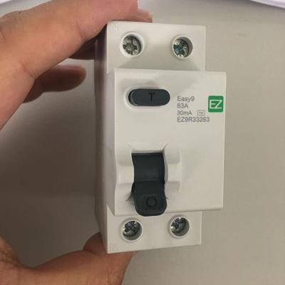 China High quality EZ9R14225 Easy9 2 pole 6ka 25A 10mA RCCB for sale