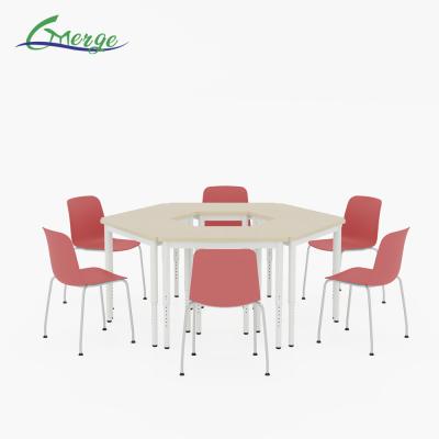 China Customized Size Uplift Standing Desk with 4 Memory Presets and Assemble Video Assistance for sale