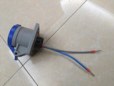 Cina 313 incavi industriali diritti IP44 della spina di 3P 16A 220V impermeabilizzano con la copertura blu in vendita