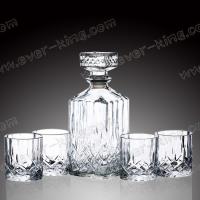 China ISO9001 750ml Clear Embossing Whiskey Empty Bottle for sale