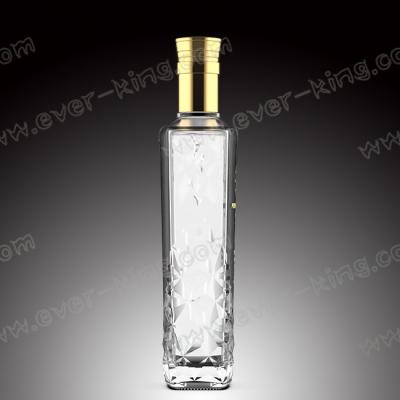 Cina Bottiglia rettangolare di goffratura trasparente di tequila di lusso di alcoolici in vendita