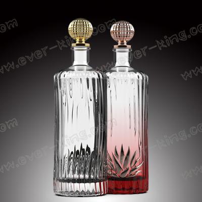 China Het Glasfles Logo Embossed Customized 750ml van de alcoholische drankgeest Te koop