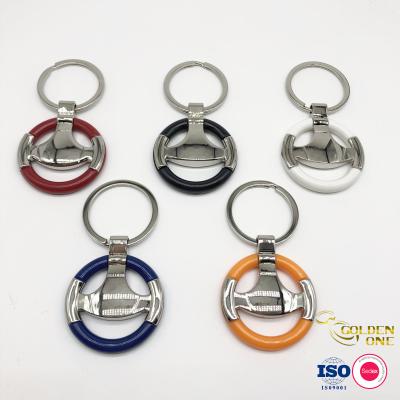 Cina OEM/ODM exclusive design custom keychain manufacturer made metal alloy bag keychains innovative whistle key chain for men in vendita