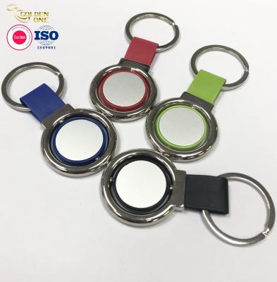 Cina OEM/ODM exclusive design custom keychain manufacturer made metal alloy bag keychains innovative whistle key chain for men in vendita