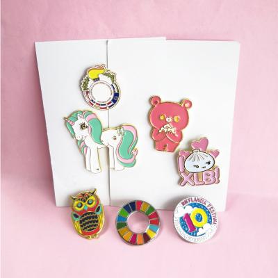 Cina Pins Wholesale Factory Manufacturer Custom Made Metal Lapel Pins Hard Pins Badges Custom in vendita
