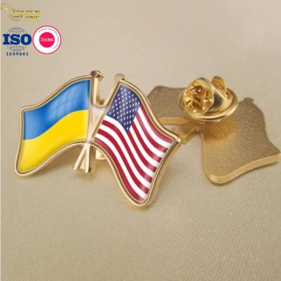 Cina Stampa del Pin Badges raccoglibile patriottico, perni molli del risvolto della bandiera dell'incrocio dello smalto in vendita