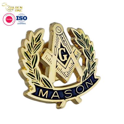 Cina Pini per club massoni di alta qualità luccicanti placcati in oro di design personalizzato con forma irregolare in vendita