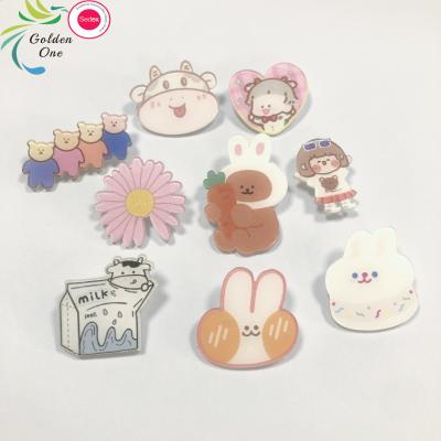 Cina Al dettaglio Brooch Logo Pin Cartoon Bear Acrylic Badge Abbigliamento personalizzato Piccoli per cappelli in vendita