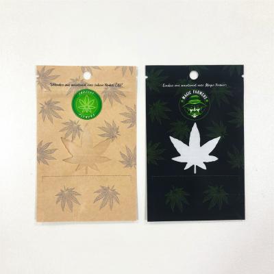 China Anpassungsfähige Marihuana-Verpackungstüte Gravure Druckverschluss Kraftpapiertüten zu verkaufen