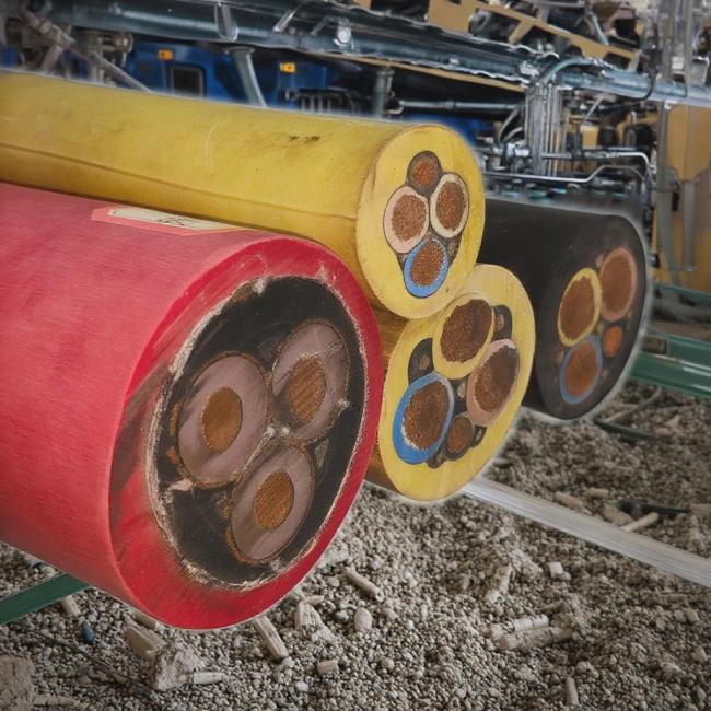 Flexible mining cable structure