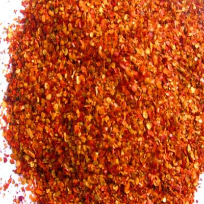 China 25kg/ctn Packaging Red Chilli Pepper Flakes 5-8 Mesh For Worldwide Shipping for sale