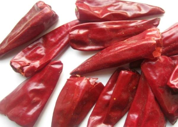 Dried Yidu Chili With Stem Grade A Dried Red Chile Pods