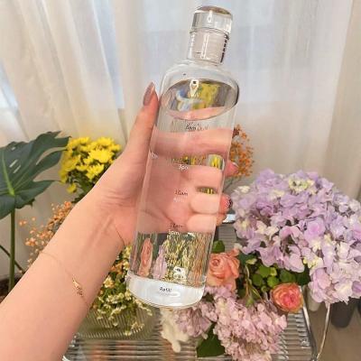 中国 透明 750ml 700ml 500ml 250ml ミネラルウォーター容器のための丸いガラスボトル 販売のため