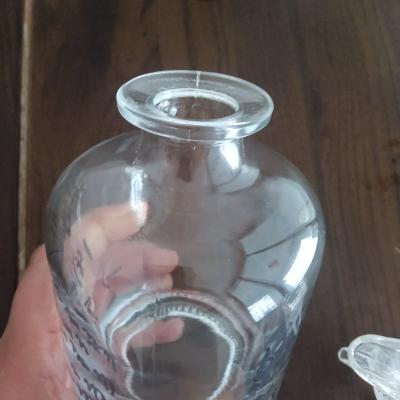 Cina Collare in vetro a colori personalizzato 500ml 700ml 750ml Bottiglia di whisky vodka in vendita