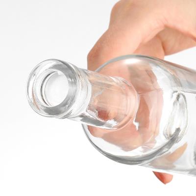 Cina 500 ml 700 ml 750 ml 1000 ml Bottiglia di vetro per vino Licore Vodka Brandy Whiskey Bottiglia vuota in vendita
