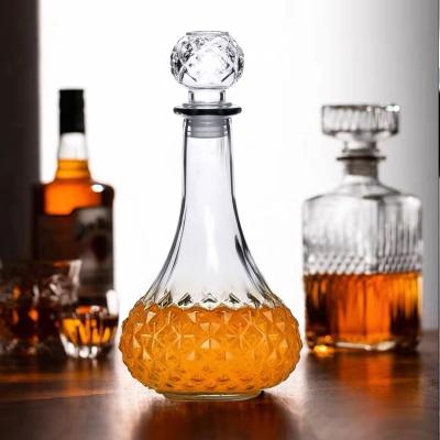Cina Bottiglia di vetro Visa Tipo di sigillamento Cork 250ml 500ml 700ml 750ml Vodka Brandy Mini Bottiglia in vendita