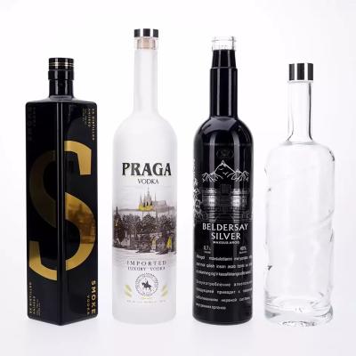 中国 ウォッカ用のカスタムデザインのガラスボトル 375ml 500ml 700ml 750ml ベース素材 販売のため
