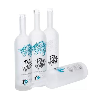 中国 ウォッカ用のカスタムデザインのガラスボトル 375ml 500ml 700ml 750ml ベース素材 販売のため