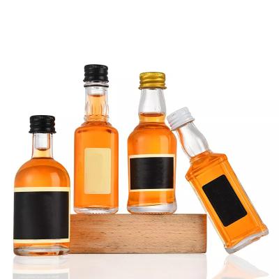 Cina Materiale del colletto 50ml Piccola bottiglia di vino di lusso per vodka whisky disegno personalizzato in vendita