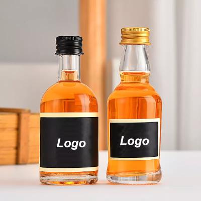 Cina Materiale del colletto 50ml Piccola bottiglia di vino di lusso per vodka whisky disegno personalizzato in vendita