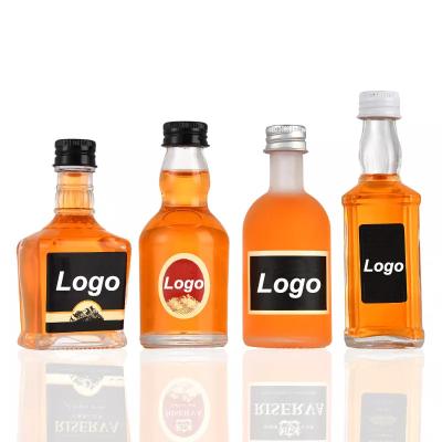 Cina Materiale del colletto 50ml Piccola bottiglia di vino di lusso per vodka whisky disegno personalizzato in vendita