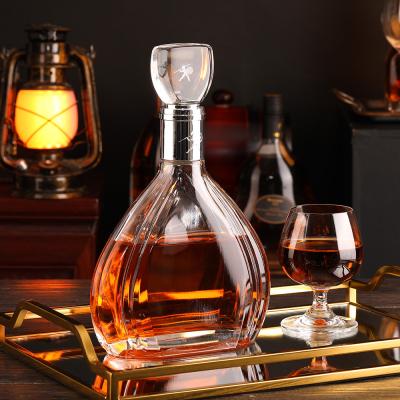 Cina Trasparente rotondo vuoto vetro di pietra liquore vino whisky vodka 50 ml capacità per bevande in vendita