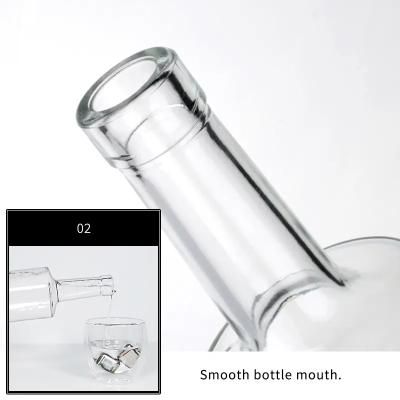Cina Aspetto elegante Bottiglia di vetro personalizzata da 750 ml per liquori Gin Brandy Rum Vodka e Spiriti in vendita