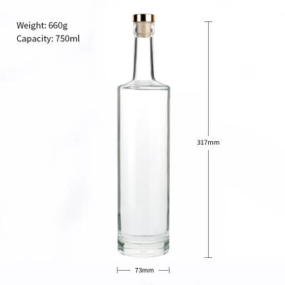 Cina Aspetto elegante Bottiglia di vetro personalizzata da 750 ml per liquori Gin Brandy Rum Vodka e Spiriti in vendita