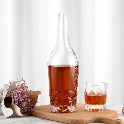 Cina 500 ml 750 ml 1000 ml Bottiglia di vetro a tenuta di tipo di sughero con macchina da riempimento da 100 ml in vendita