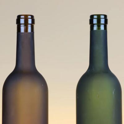 Cina Immagazzinamento a tenuta stagna di alimenti Bottiglie di vetro rotonde verdi ghiacciate 500 ml 750 ml in vetro in vendita