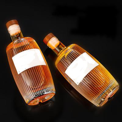 Cina Vodka Whiskey Vino di frutta 500ml Bottiglia di vetro con imballaggio e design personalizzati in vendita