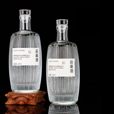 Cina Vodka Whiskey Vino di frutta 500ml Bottiglia di vetro con imballaggio e design personalizzati in vendita