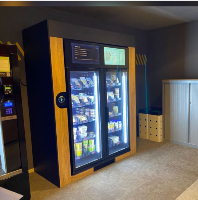 For European market smart fridge vending machine to sell snack drink with card reader