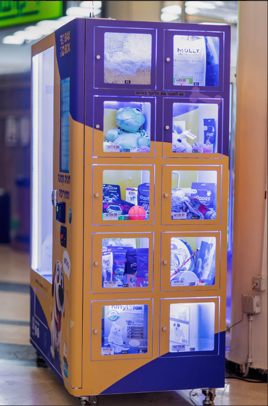Black Combo Spiral Locker Snacks Drinks Vending Machine With Extra Lockers For Large Packaged Snacks