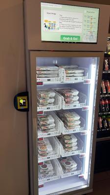 China Smart Fridge Vending Machine With Microeaves For Hot Food Meal.Snack Drink Salad Vending Machine With Card  Reader for sale