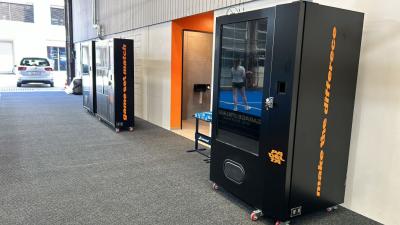 China Sport Clubs Gym Rental Vending Machine With Card Reader For Renting Padel Rackets Tennis Equipment for sale