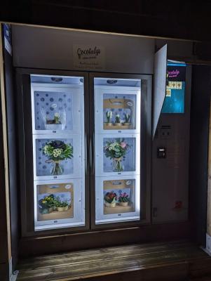 China 24/7 Self Service Cooling Locker Machine For Fresh Flowers Pot Plants Cholocate Vending Machine for sale