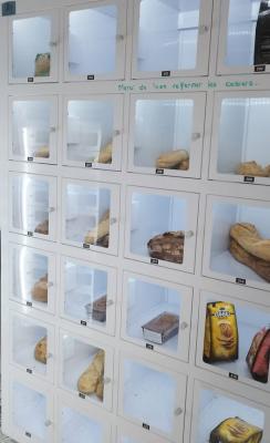 Cina Autoservizio Panetteria Combo Pan vending machine con sistema di raffreddamento Armadi personalizzabili in vendita