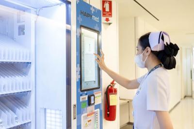 China Pharmacy Vending Machine Round The Clock Availability Of Essential Medicines Anytime for sale