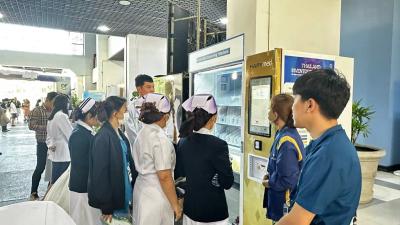 China Pharmacy Vending Machine Round The Clock Availability Of Essential Medicines Anytime for sale