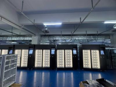 Cina Macchina di vendite di armadietti da 22 pollici con schermo tattile con 42 armadietti e sistema operativo Android 11.1 in vendita