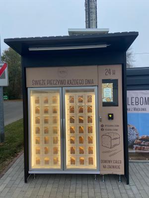 Cina Macchina di vendita all'aperto con touchscreen da 22 pollici e 42 armadietti in vendita