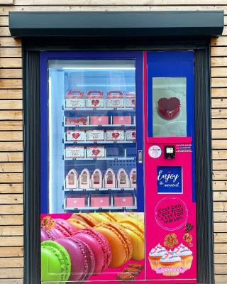China 22-Inch Touchscreen Locker Vending Machine with 18-Month Warranty for sale