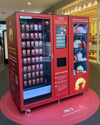 China Toy Vending Machine Ideal for Shopping Malls Toy Stores and Airports Providing Intelligent Display and Theft Prevention for sale