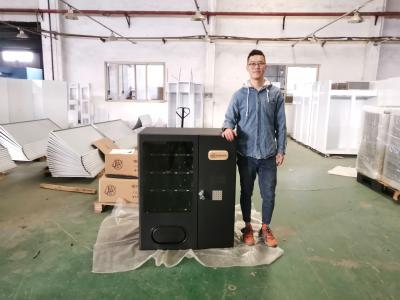 China 1 Meter Mini Vending Machine For Mobile Accessories Black Color Small Snack Vending Machine for sale