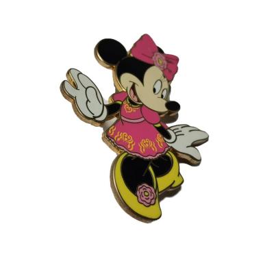 Cina Smalto fondente Pin Badge Maker della stampa di colore del metallo del fumetto in lega di zinco su ordinazione UV dei distintivi in vendita