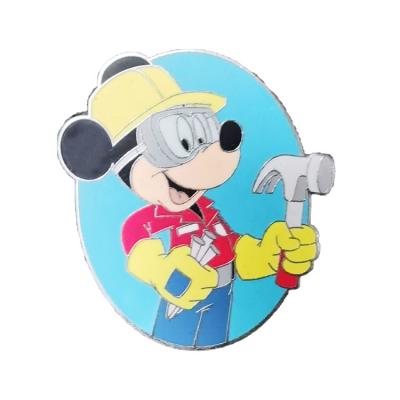 Cina Placcando i distintivi su ordinazione tinti del metallo smalti i distintivi del metallo personali fumetto in vendita