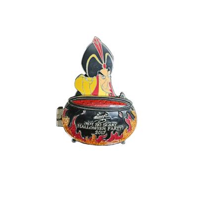 Cina Smalto su ordinazione di coloritura placcante Pin Brass Badges del fumetto della colata in lega di zinco in vendita